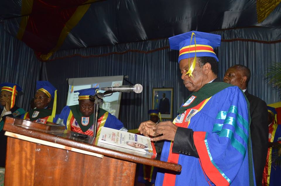 Honoris Causa: « Une Afrique sans Ebola, c’est possible » dixit le ...
